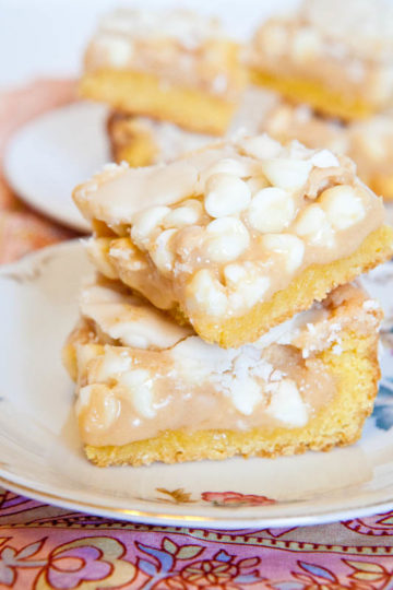 White Chocolate Vanilla Marshmallow Cake Bars - Averie Cooks