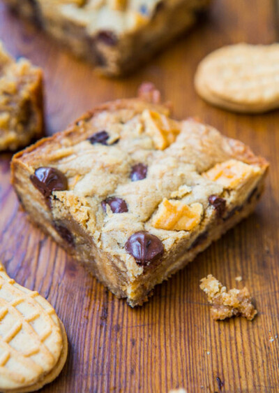 Peanut Butter Chocolate Chip Nutter Butter Bars - Averie Cooks