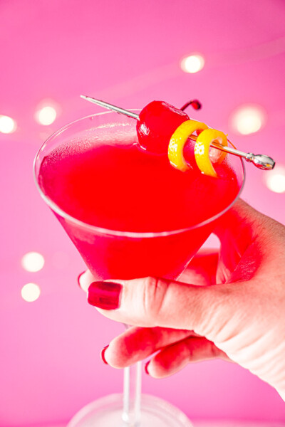 Classic Cosmopolitan Recipe - Averie Cooks