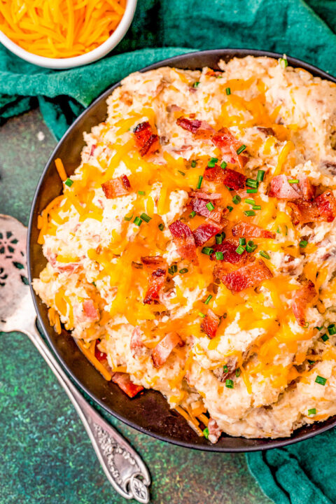 Loaded Bacon Cheddar Mashed Potatoes - Averie Cooks