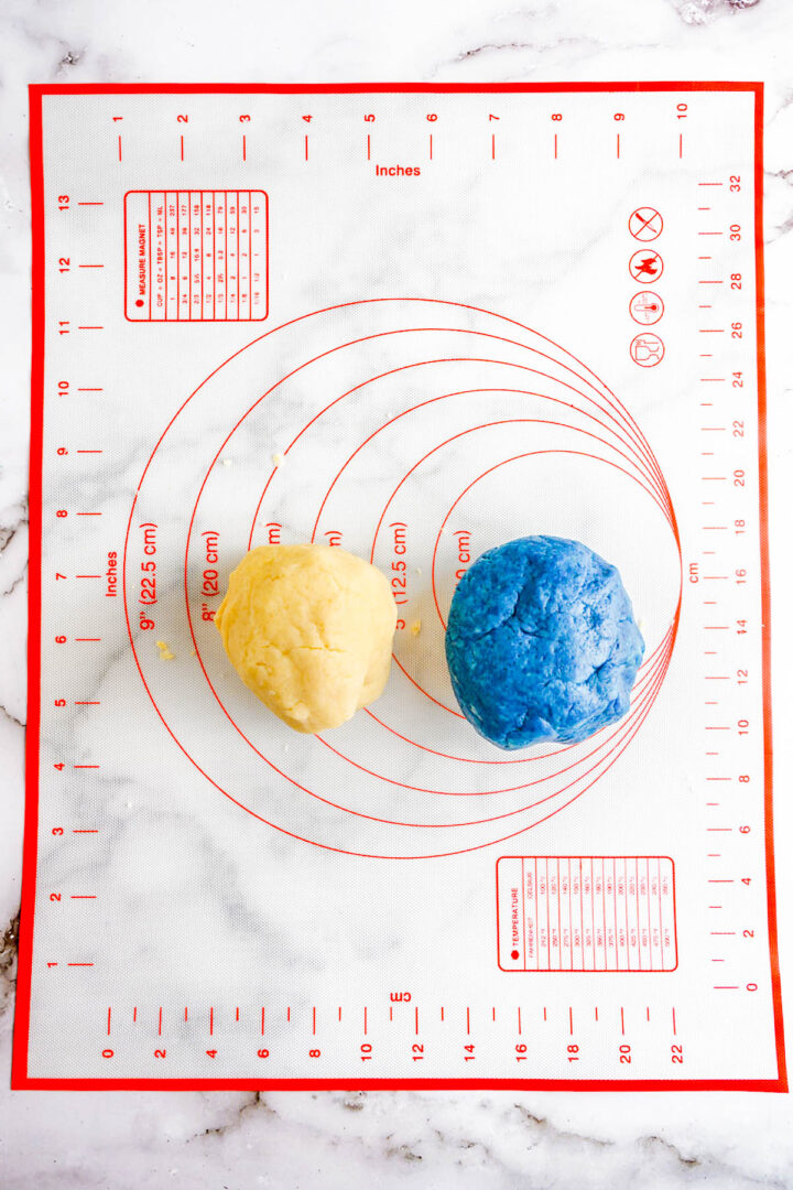 Christmas Shortbread Cookies - Averie Cooks