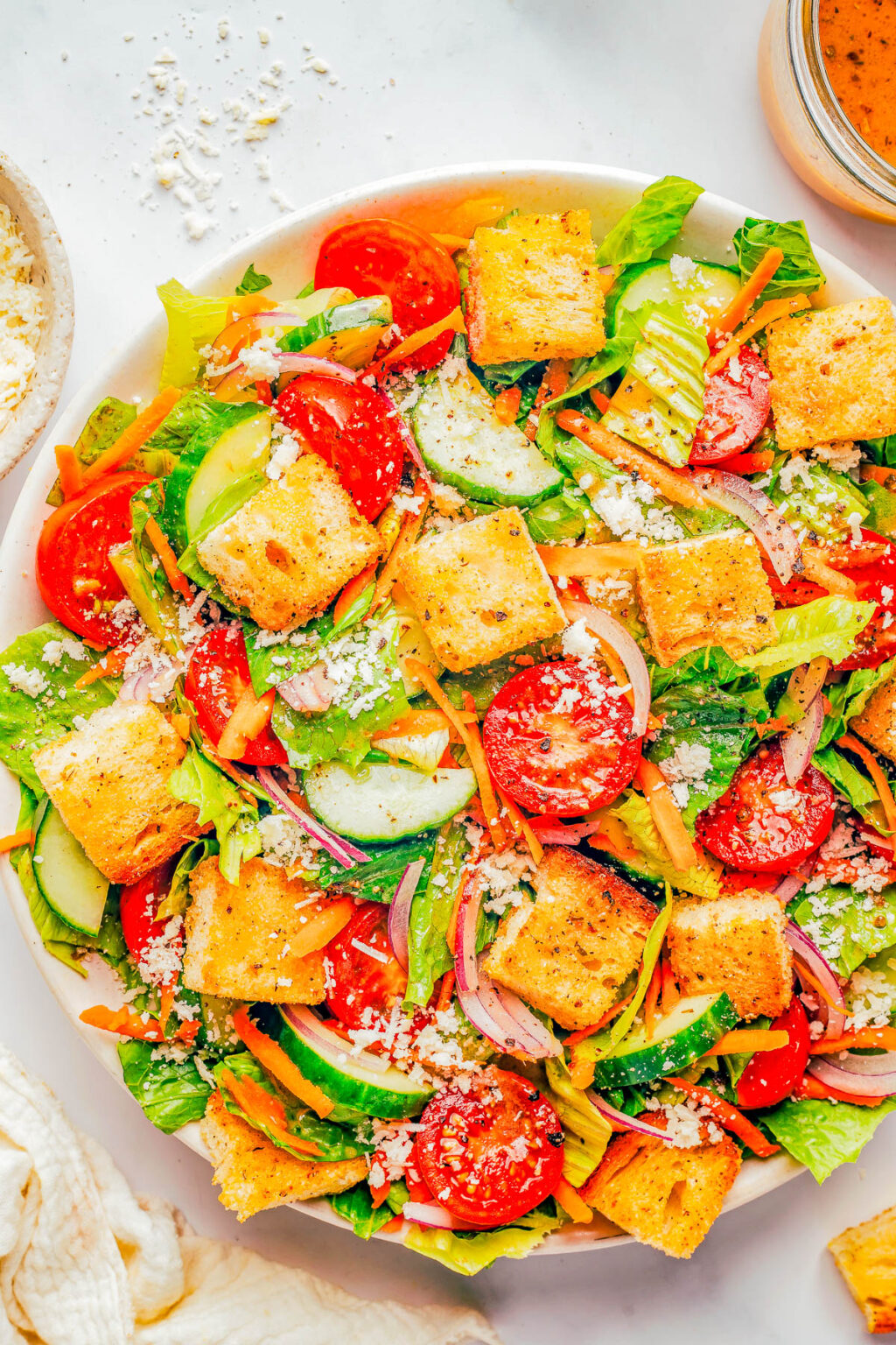 Simple House Salad (Homemade Vinaigrette) - Averie Cooks