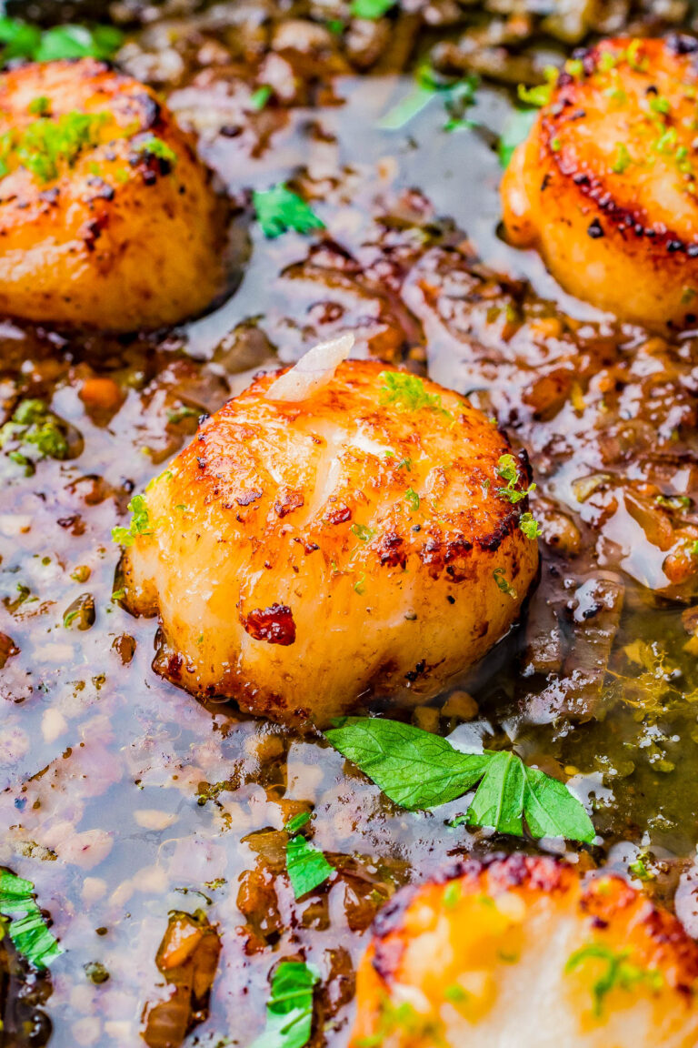 Pan Seared Garlic Butter Scallops - Averie Cooks