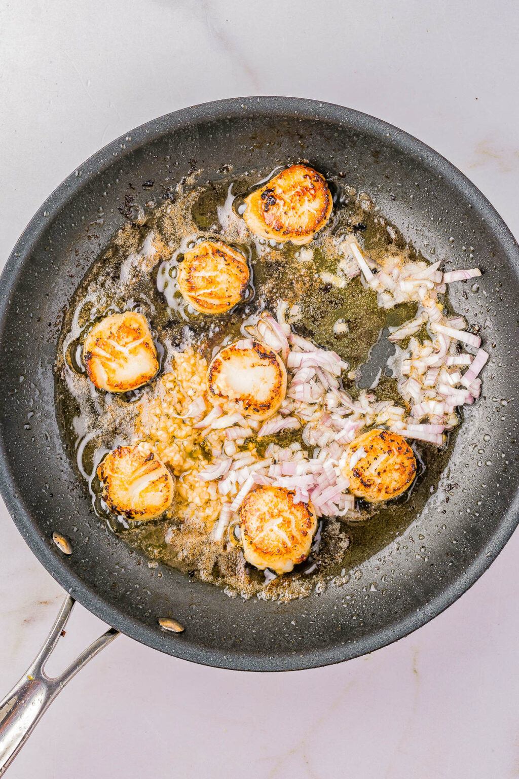 Pan Seared Garlic Butter Scallops - Averie Cooks