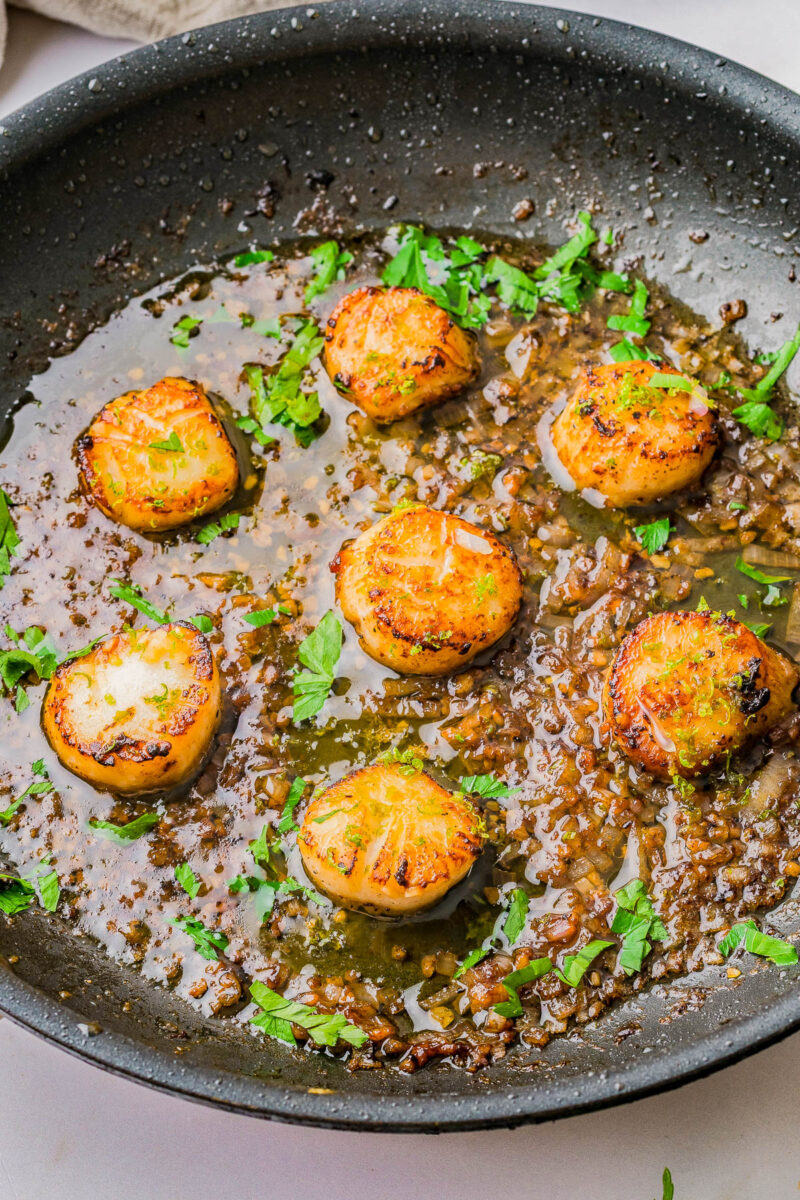 Pan Seared Garlic Butter Scallops - Averie Cooks