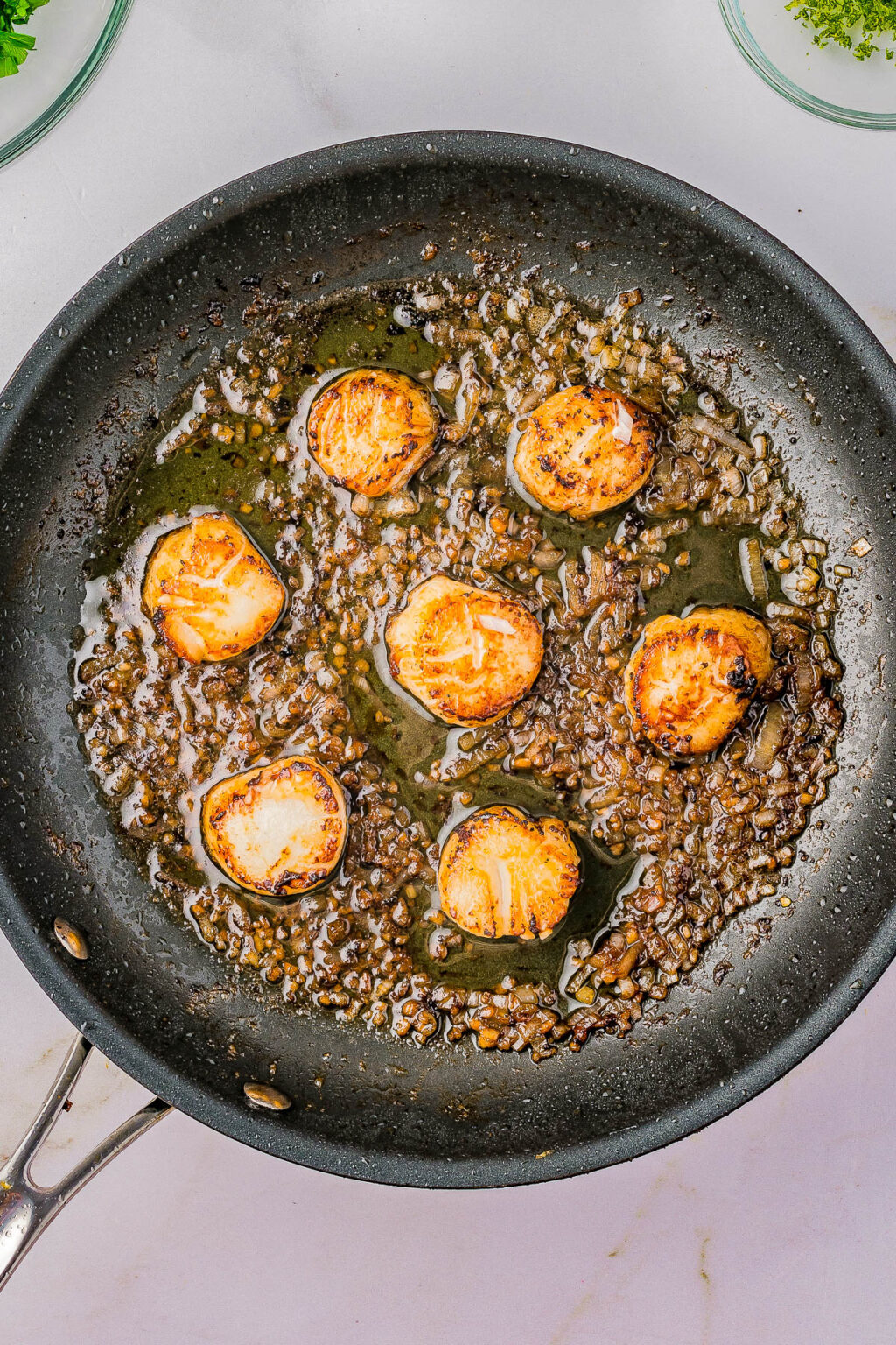 Pan Seared Garlic Butter Scallops - Averie Cooks