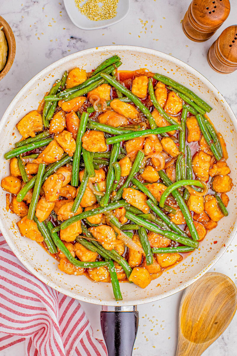 30-Minute Chicken and Green Bean Stir Fry - Averie Cooks